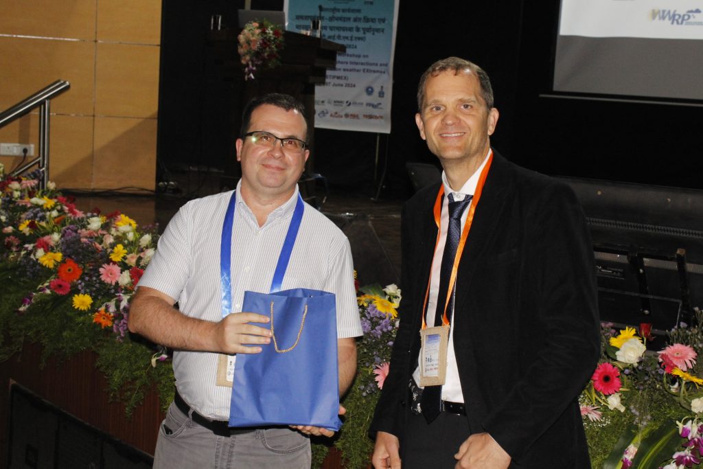 Dmitry Belikov特任研究員がSTIPMEX Workshopにて発表を行いました | 環境リモートセンシング研究センター 齋藤研究室